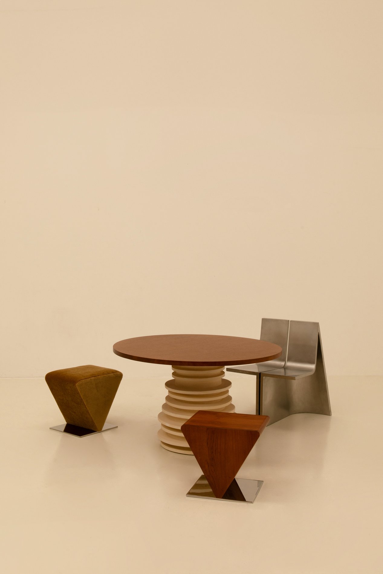 Figures — table, Pradier-Jeauneau – Anthony Guerrée